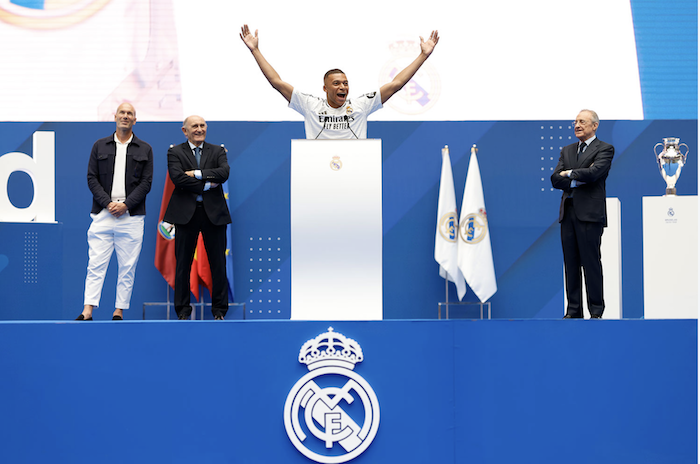 La présentation historique de Mbappé au Real Madrid
